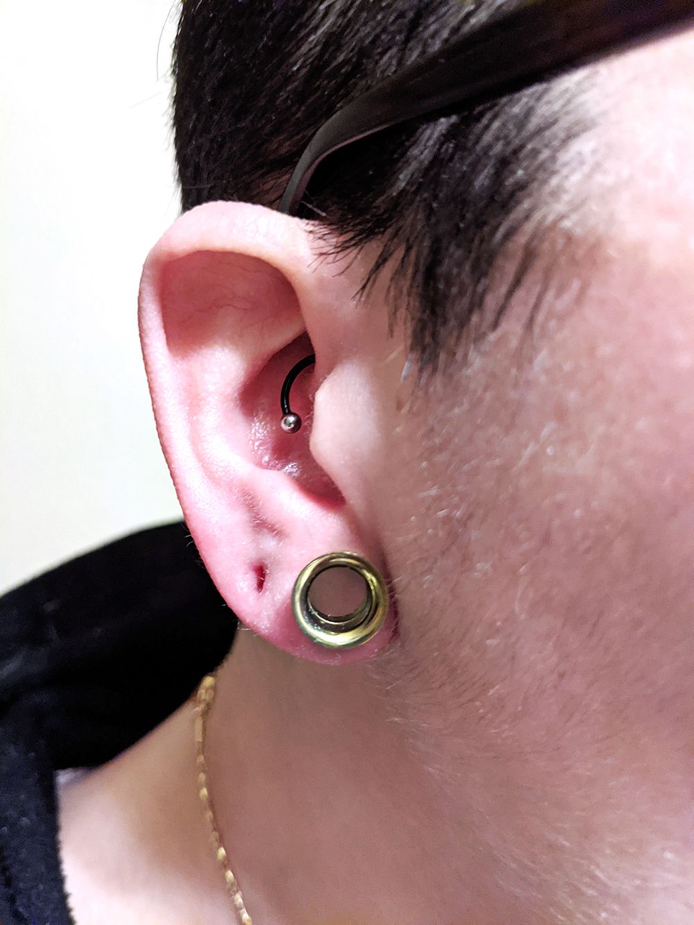 Titanium Internally Threaded Eyelet