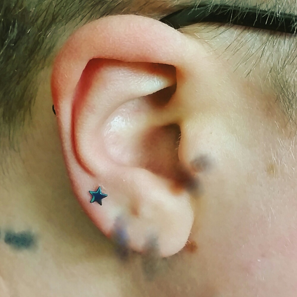 Custom Order Titanium Flatback Labret With Star