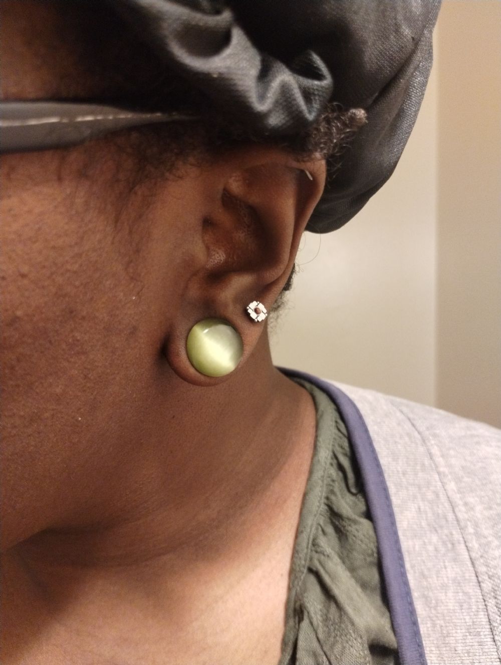 Single Flare Cat Eye Glass Plug