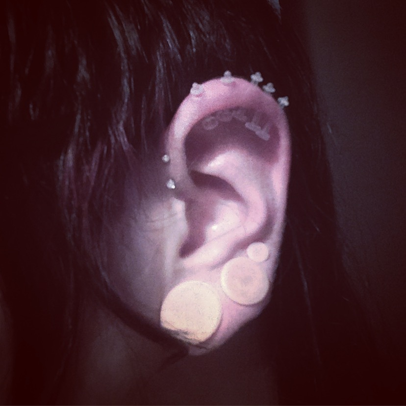 Flexible Labret Retainer