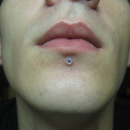 Labret retainer