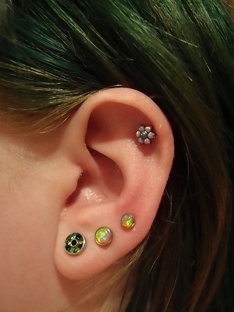 Custom Order Titanium Flatback Labret With Gemmed Flower