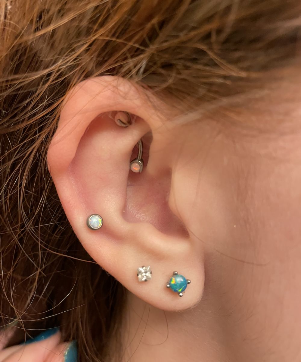 Titanium And Synthetic White Opal Labret