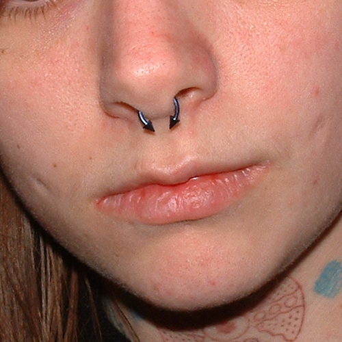 Color-coated circular barbell with cones 16g 5/16" Blue