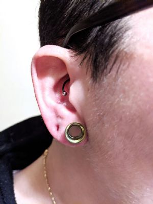 Titanium Internally Threaded Eyelet