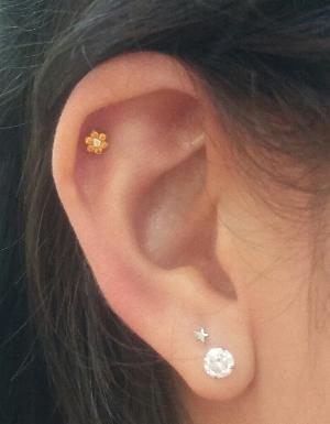 Custom Order Titanium Flatback Labret With Gemmed Flower